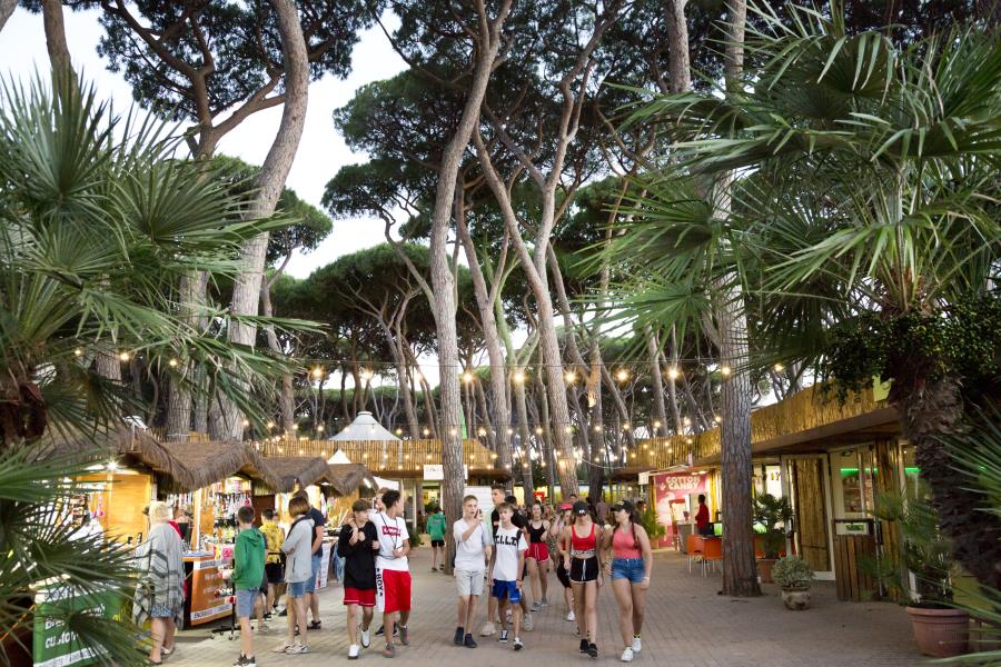 hu Park Albatros Village